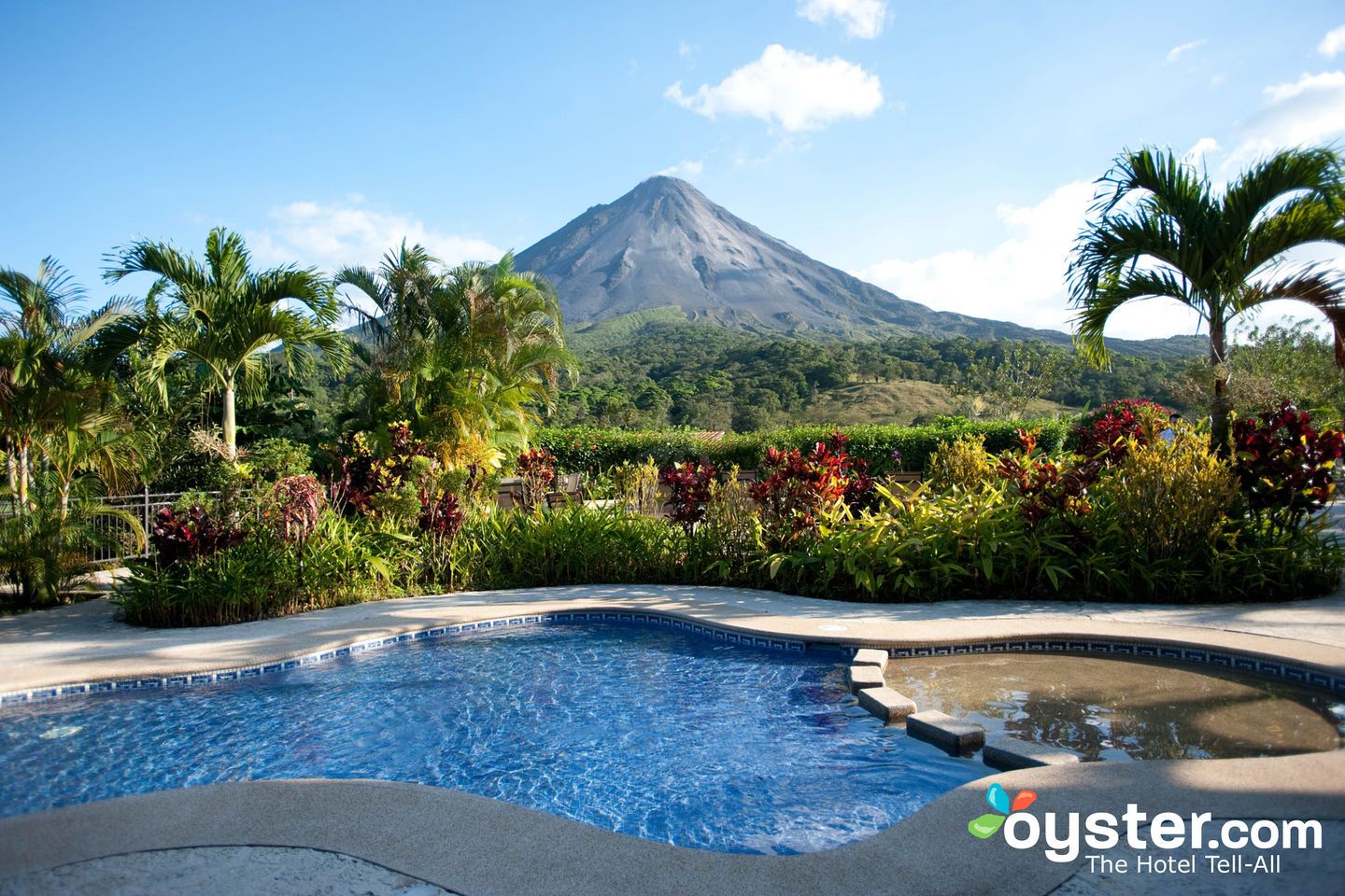 4 hoteles costarricenses con vistas al volcán Arenal